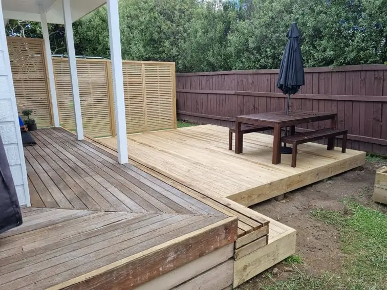 Deck Builders Hamilton | Symphony Construction